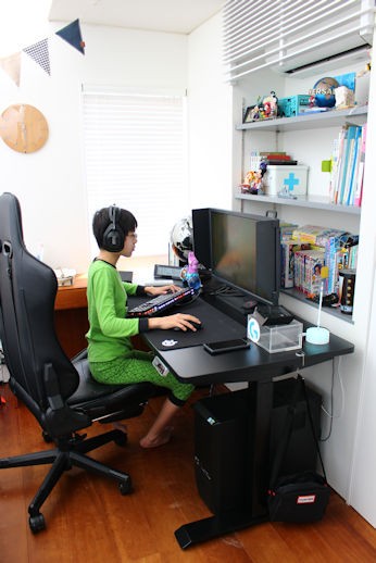 電動昇降スタンディングデスクFLEXISPOTでL字デスク完成♡【PR 電動昇降スタンディングデスクFLEXISPOTでL字デスク完成♡【PR